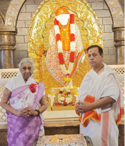 Legendary singer S. Janaki visits Sai Baba Temple | IBC World News